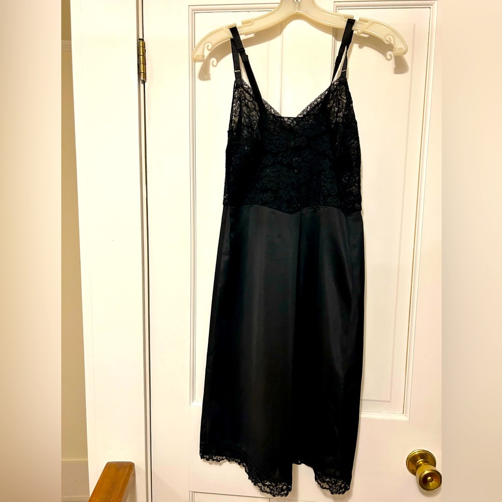 Sexy Black Lace Slip Gem